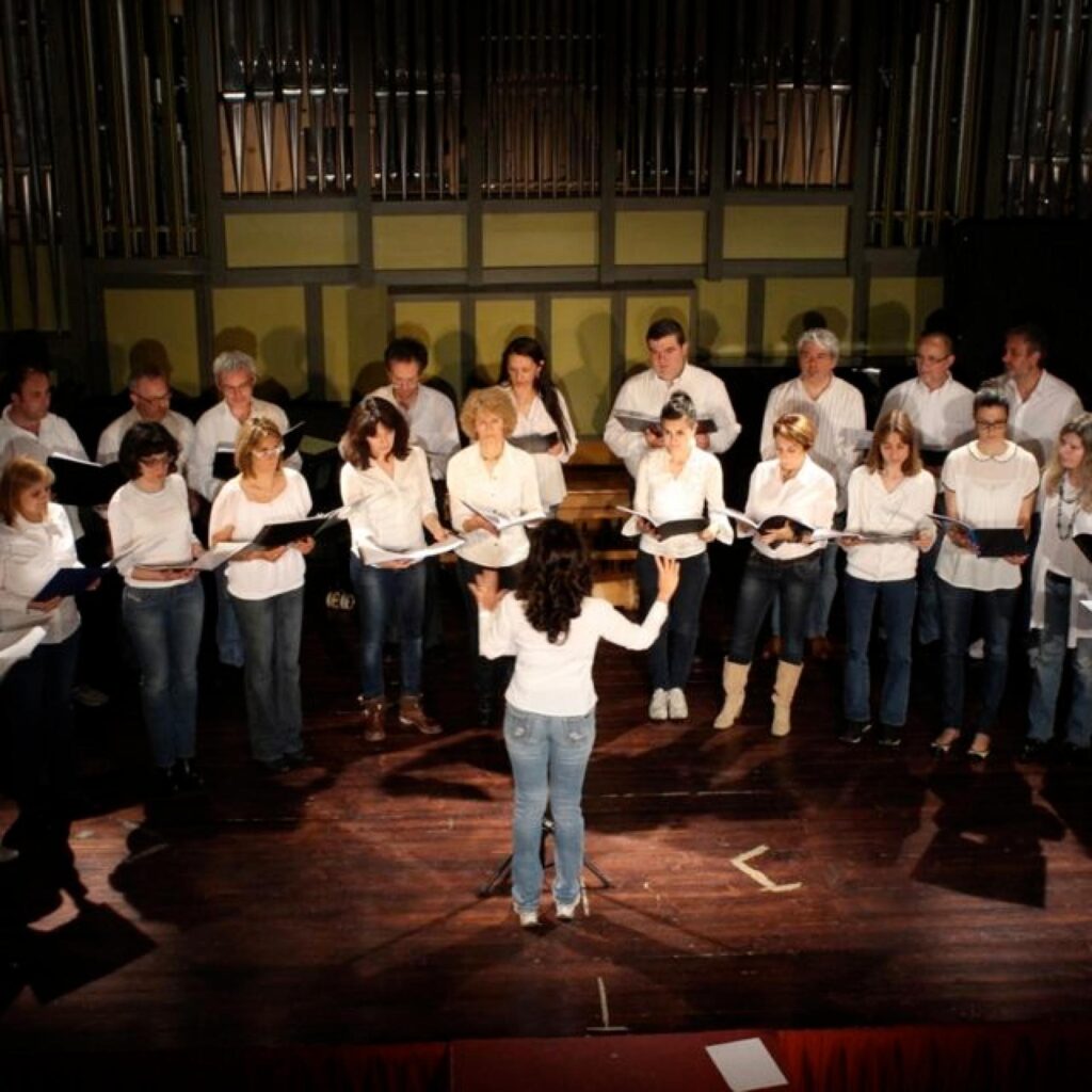 Nasce Prof_in_ Coro - Il Piccolo