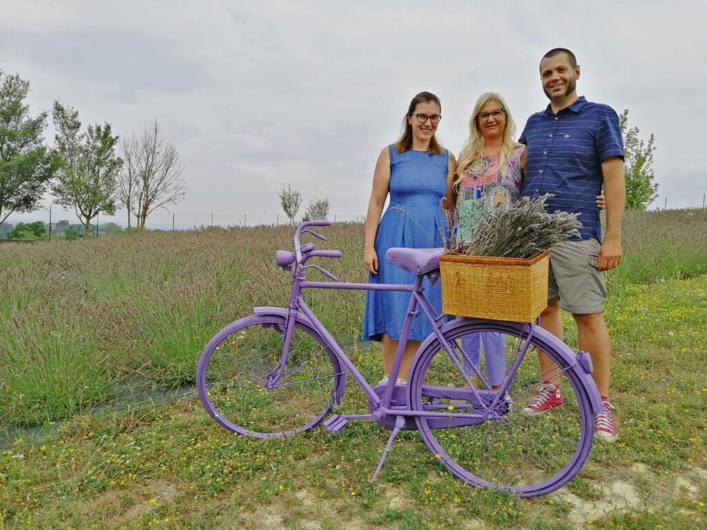 Lavanda, dieci boccette di olio essenziale per la ricerca dell'Aso Al ...