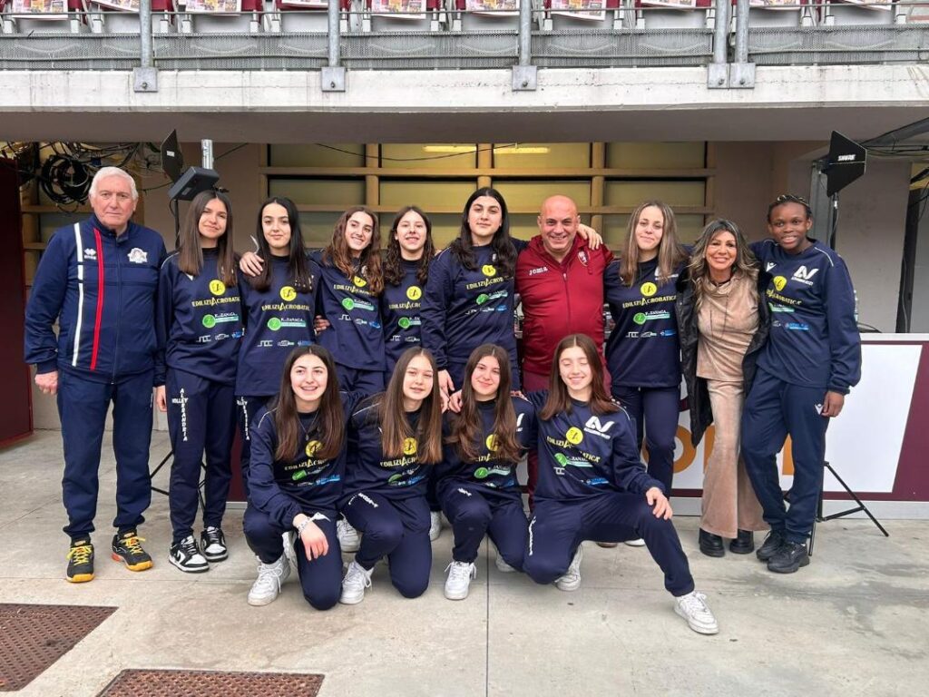 Acrobatica Alessandria sul tappeto verde del 'Grande Torino' - Il Piccolo