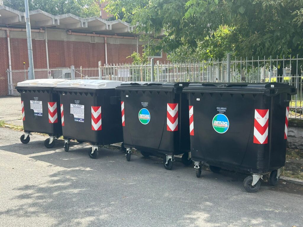 Alessandria, ripristinati i cassonetti in via San Giacomo - Il Piccolo