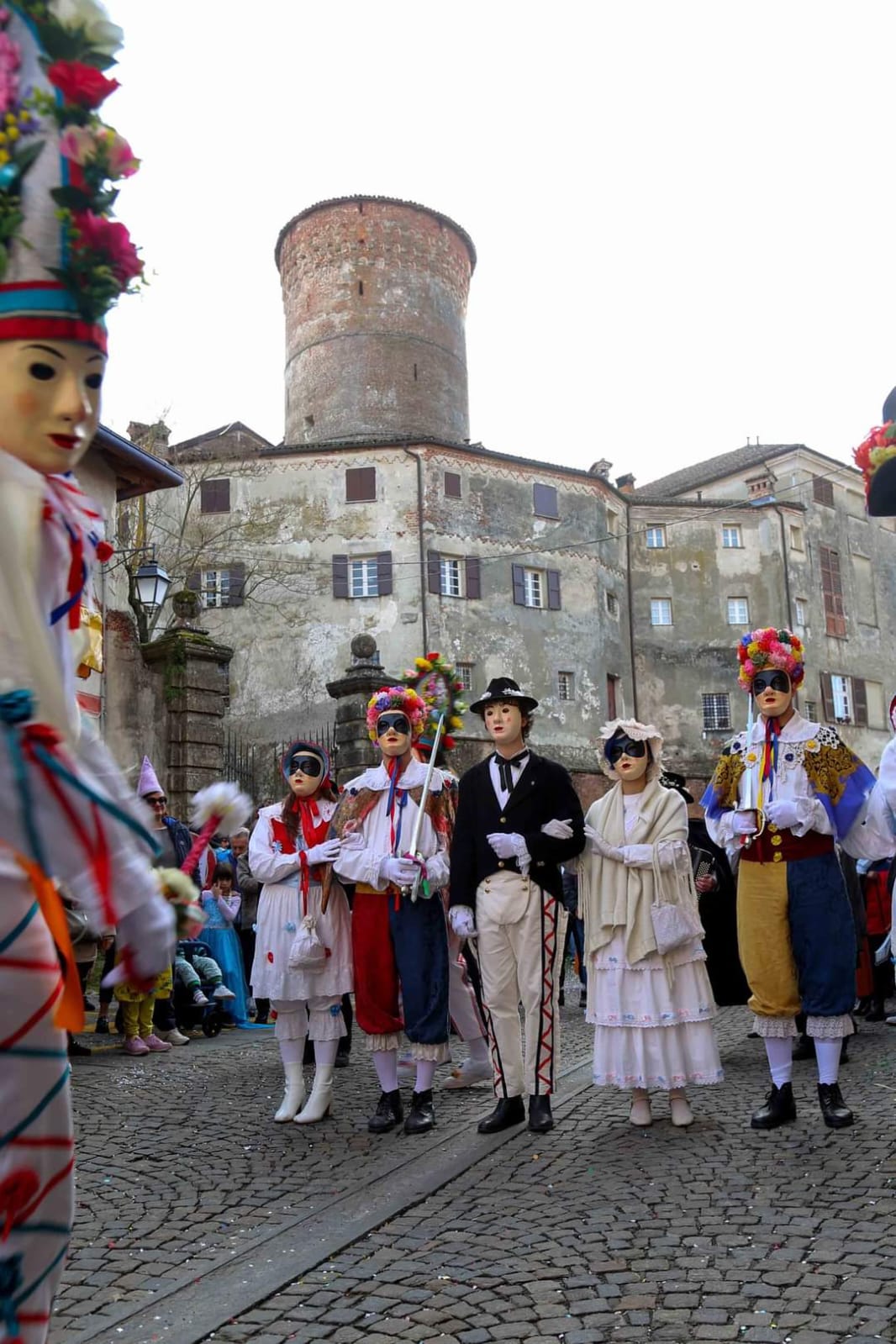 Lachera, pomeriggio di danze, costumi e colori a Rocca Grimalda - Il ...
